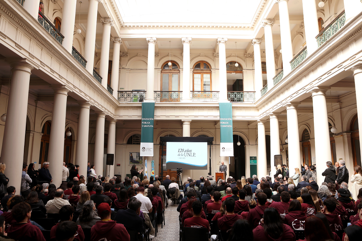 La UNLP celebró este 12 de agosto los 120 años en el Rectorado y la ...